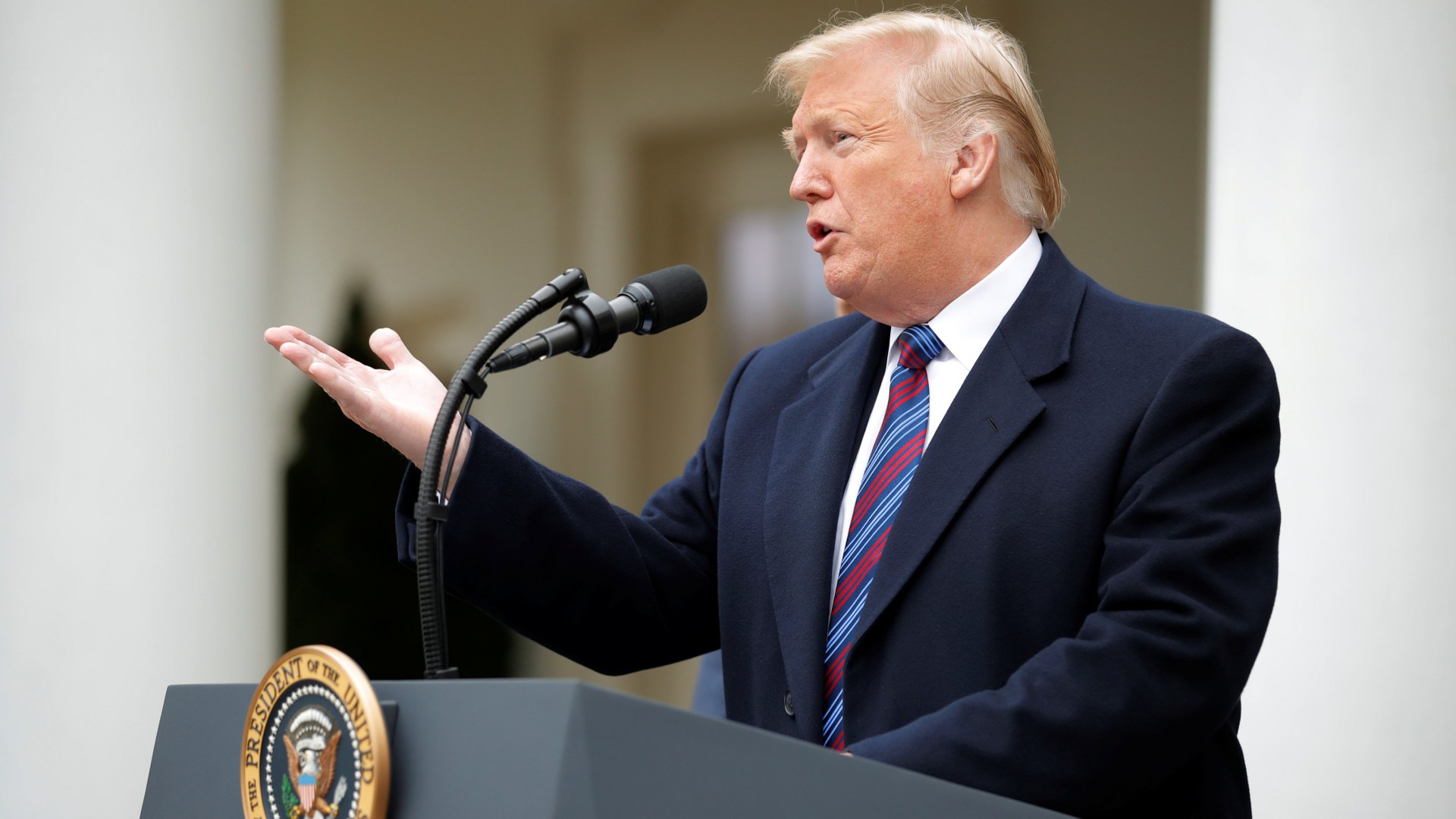 Trump dice que empleados que no cobran su sueldo debido al cierre de ...